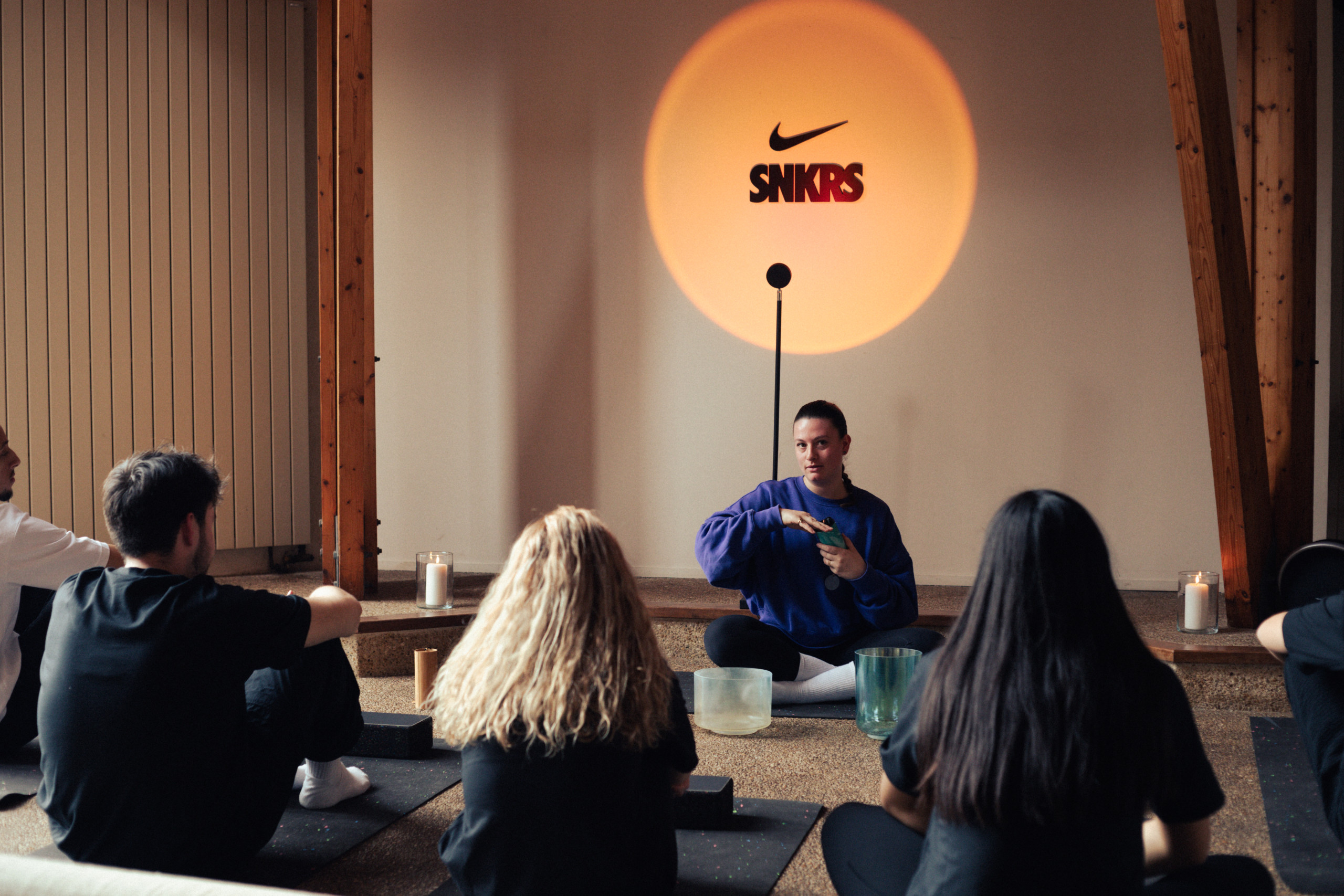 NIKE SNKRS HIKING CLUB - We Love Art